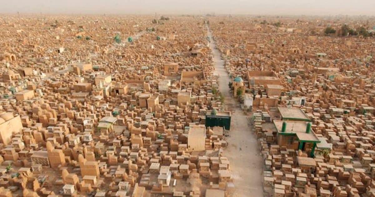 दुनिया का सबसे बड़ा कब्रिस्तान, यहां दफ्न हैं लाखों मुसलमान! हर दिन 200 ...