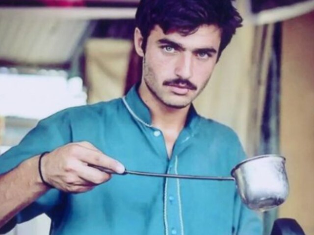 कभी सड़क पर थी रेहड़ी, आज लंदन में है अपना कैफे! इस चायवाले के नैन-नक्श ...