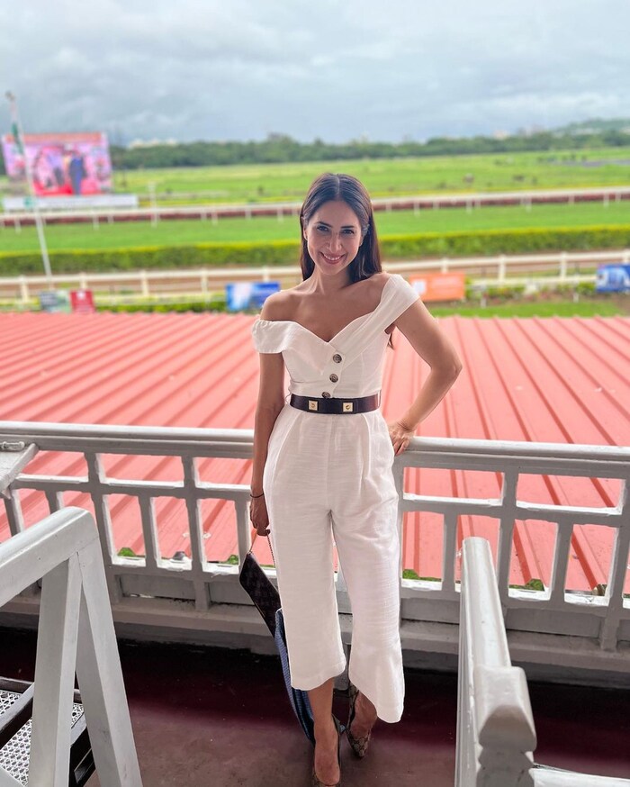 फ्लॉप हुईं फिल्में, डूब गया करियर, फिर भी लग्जरी लाइफ जीती हैं ये 5 ...