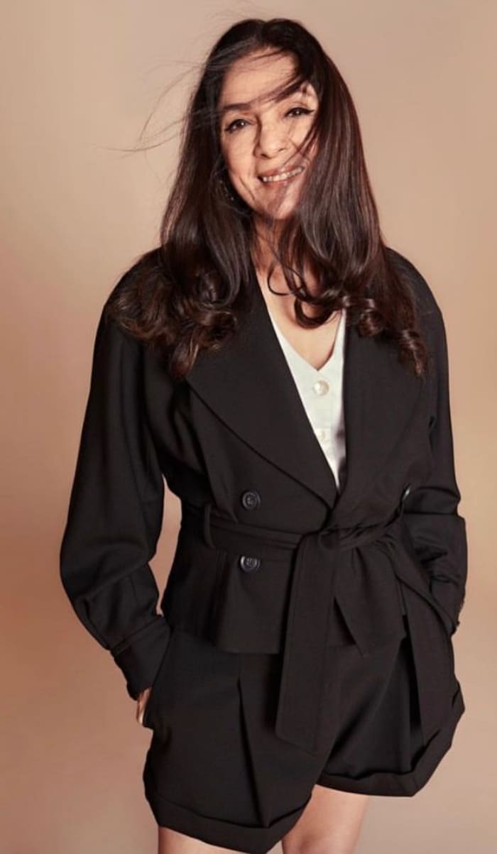 फ्रेम में मौजूद है वो एक्ट्रेस, जिसने काम मांगने में नहीं की शर्म, 58 ...