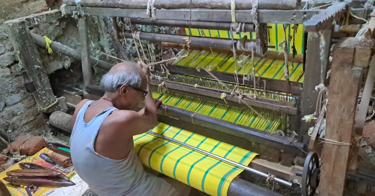 आदिवासी महिलाएं पहनती हैं पारंपरिक पंछी साड़ी, गया में यहां होती है ...