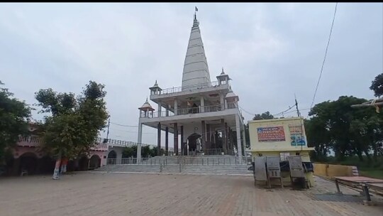 बागपत में है 250 साल पुराना बाबा चकबंदी मंदिर, नाग देवता से जुड़ी हैं ...