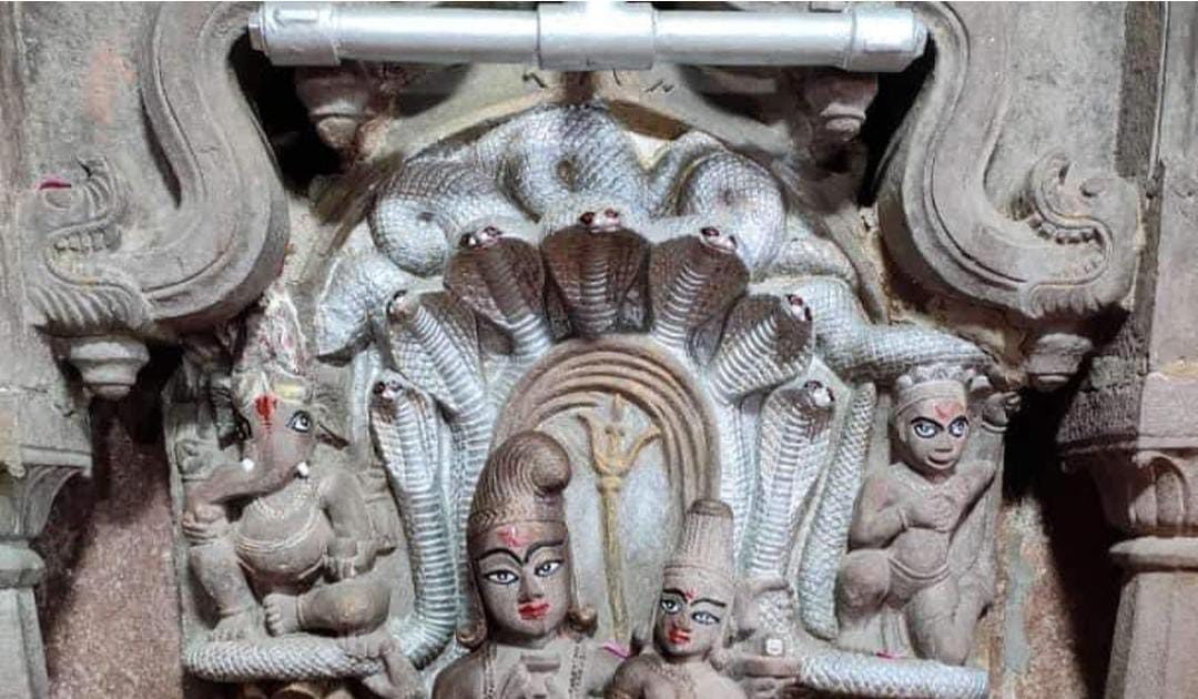 इस ऐतिहासिक नगरी में हैं नाग-नागिन की 12 जोड़ी की प्रतिमाएं, जानिए ...