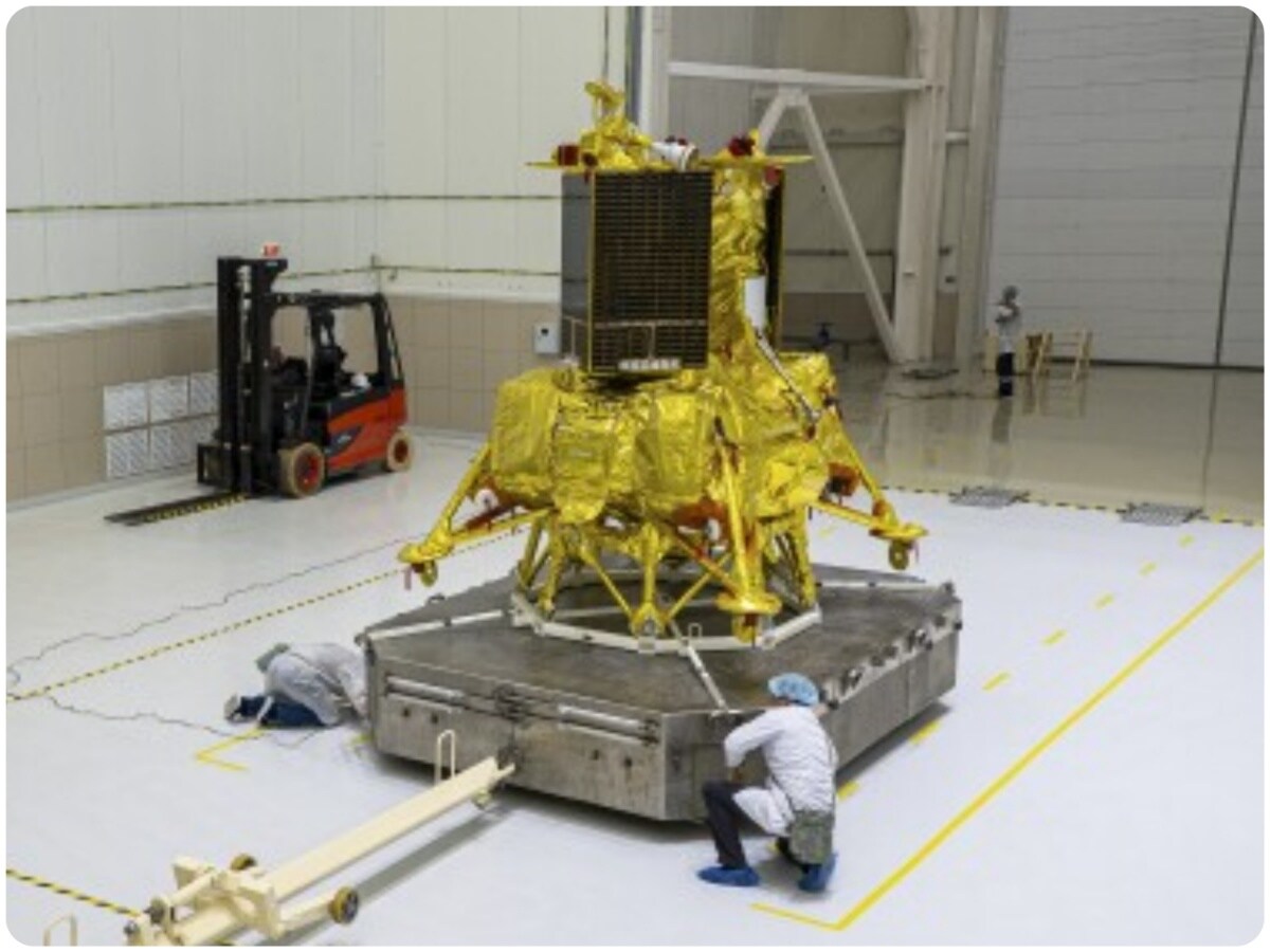 Chandrayaan-3: सुनहरी परत से क्यों लपेटे गए थे चंद्रयान-1, 2 और ...