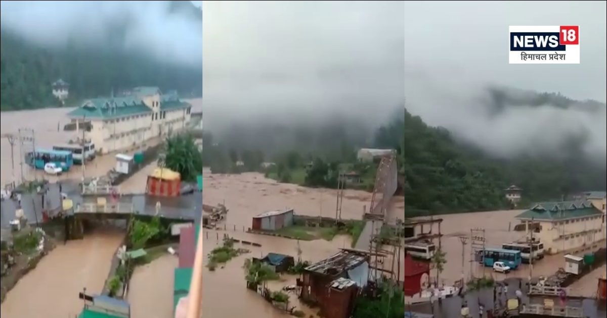 VIDEO: हिमाचल के धर्मपुर में 2015 जैसे हालात, बस स्टैंड डूबा, बसें ...