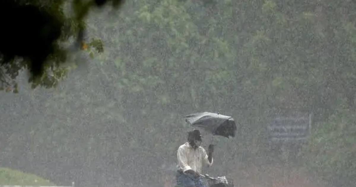 जुलाई में खूब बरसे, मगर अगस्त में बारिश को तरसे! जानें देश में क्या है ...
