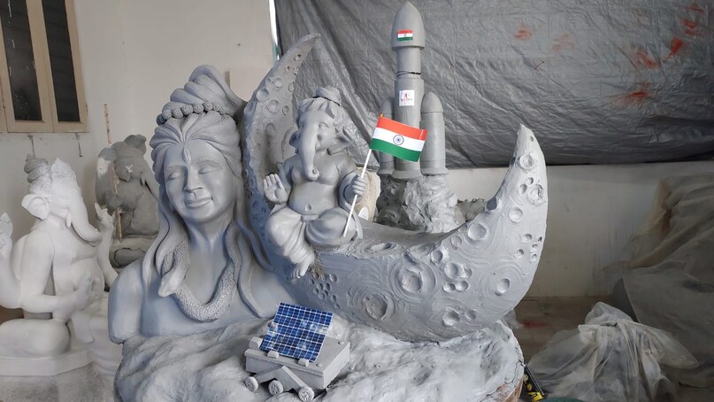 शिवजी और चंद्रयान का मिलन! वडोदरा के मूर्तिकारों ने बनाई अनोखी मूर्ती ...