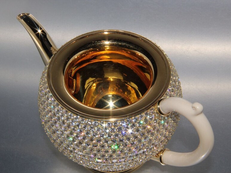 Most Expensive Teapot: दुनिया की सबसे कीमती केतली, सोने-हीरे से हुआ है ...