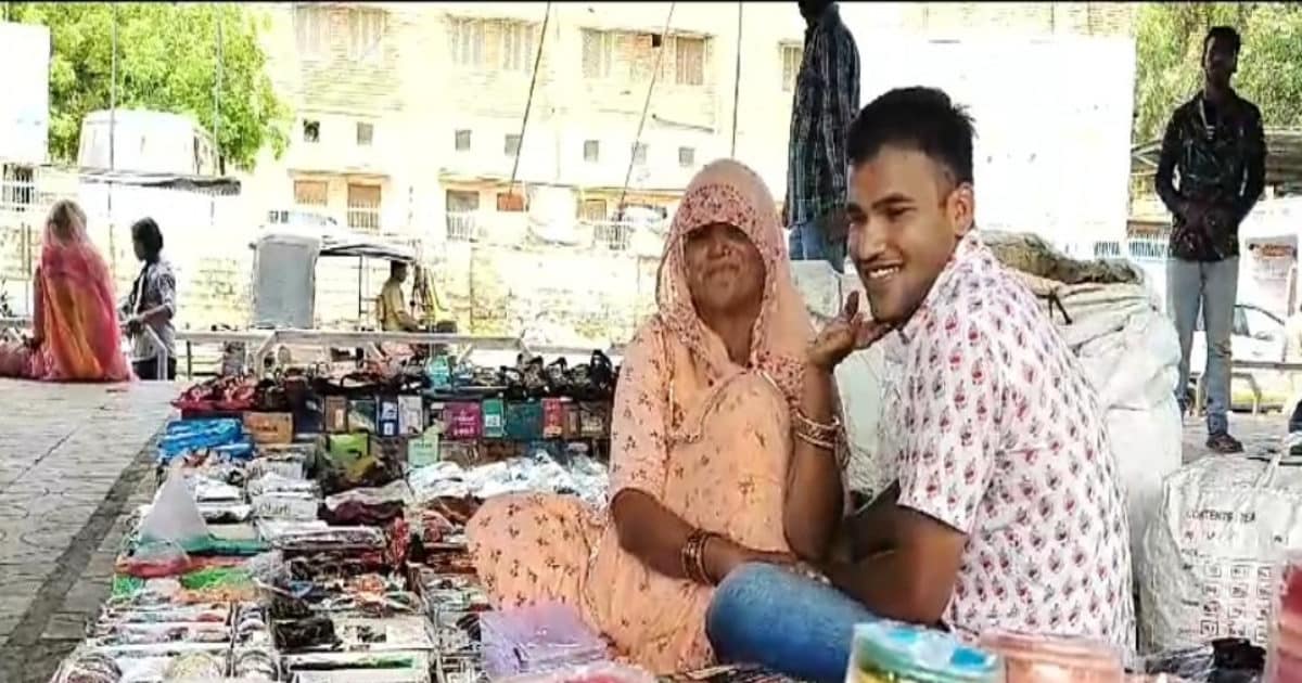 Success Story: सड़क किनारे चूड़ियों का ठेला लगाते हैं माता-पिता, अब ...