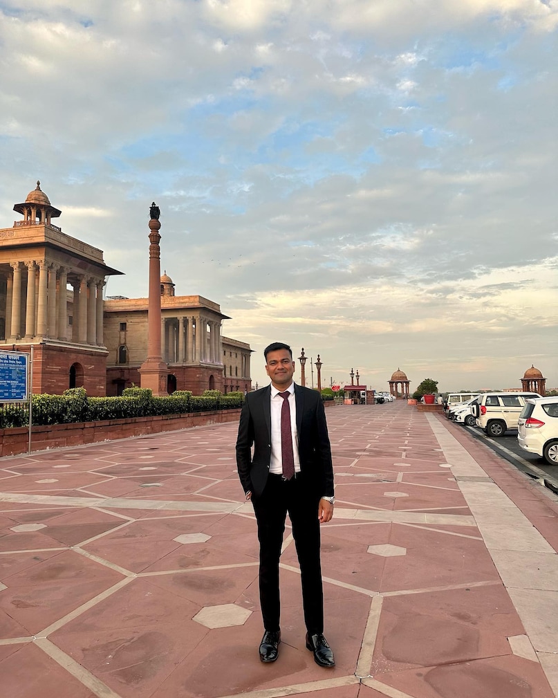 IAS: बचपन में छूटा पिता का साथ, नहीं मानी हार, दूसरी बार में पास की ...