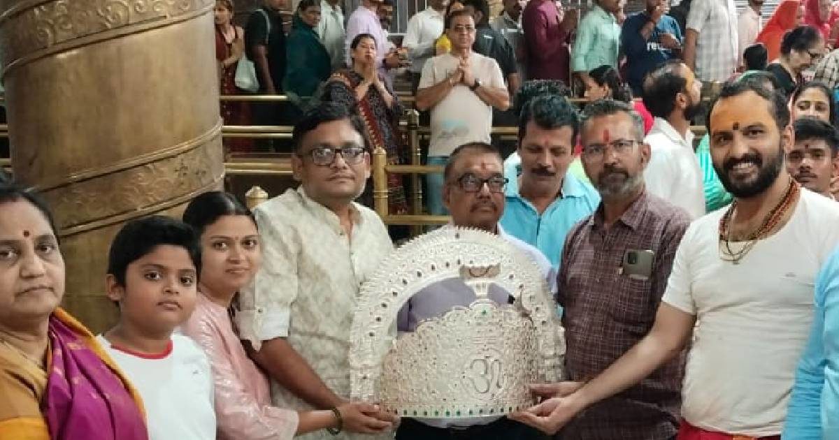 महाकालेश्वर मंदिर में महाराष्ट्र से आए भक्त ने चढ़ाया 2 किलो चांदी का ...