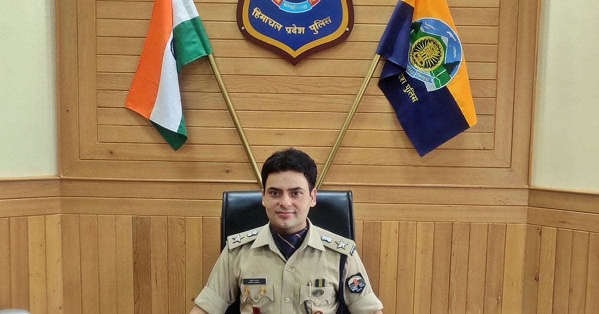 IPS Mohit Chawla: SP बद्दी मोहित चावला दफ्तर में क्यों सुनते हैं ...