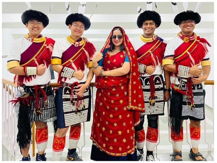 Success Story: IIT से पढ़ाई, 24 साल की उम्र में बन गईं ऑफिसर, IAS बनने ...