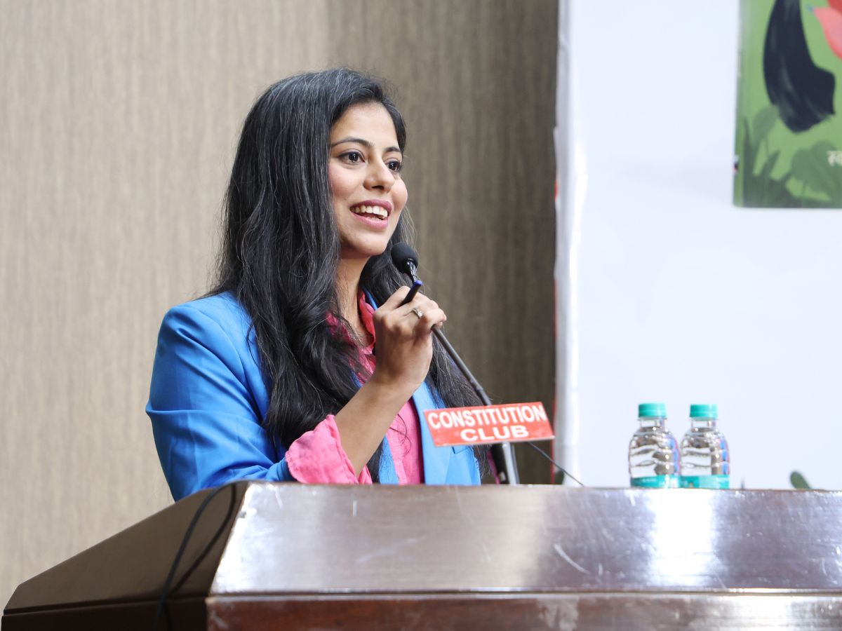 स्वाति शर्मा के पास स्त्री और जीवन को लेकर नया विचार है- अनामिका ...