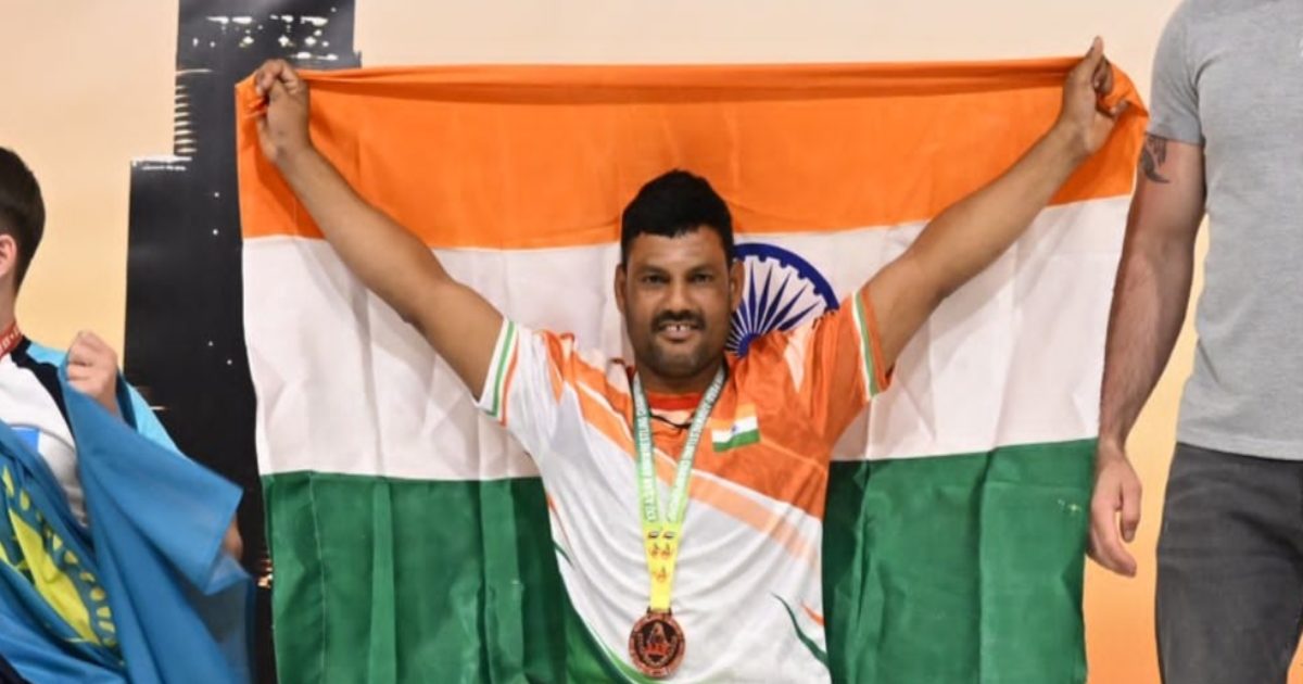 दिव्यांग पैरा आर्म रेसलर ने जिला प्रशासन से लगाई मदद की गुहार, गोल्ड ...