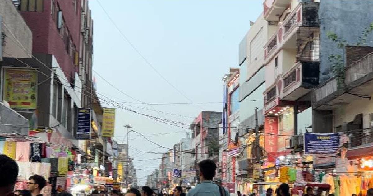 दिल्ली लक्ष्मी नगर मार्केट: सस्ते और उत्तम कपड़ों की खरीदारी. - News18 ...