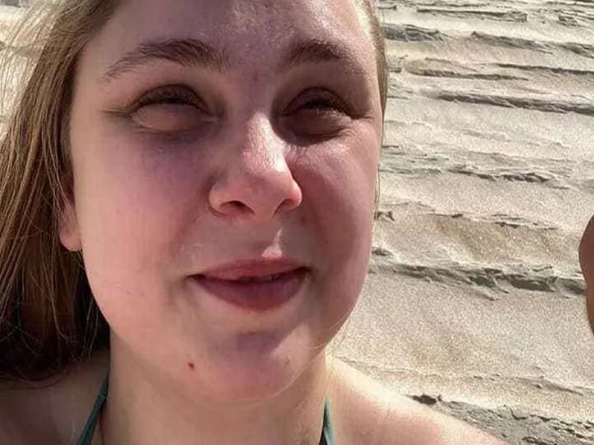 नशे में ऐसे चूर हुई लड़की, अपने ही हाथ से फोड़ ली आंखें, हथेली पर लेकर ...