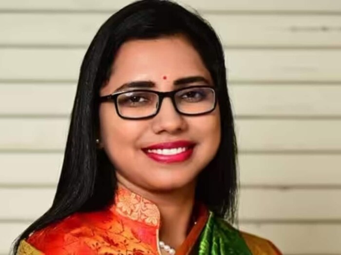 पढ़-लिखकर मेहनत से बने IAS-PCS, लेकिन किसी का बन गया तमाशा, तो किसी ने ... पढ़-लिखकर मेहनत से बने IAS-PCS, लेकिन किसी का बन गया तमाशा, तो किसी ने ...