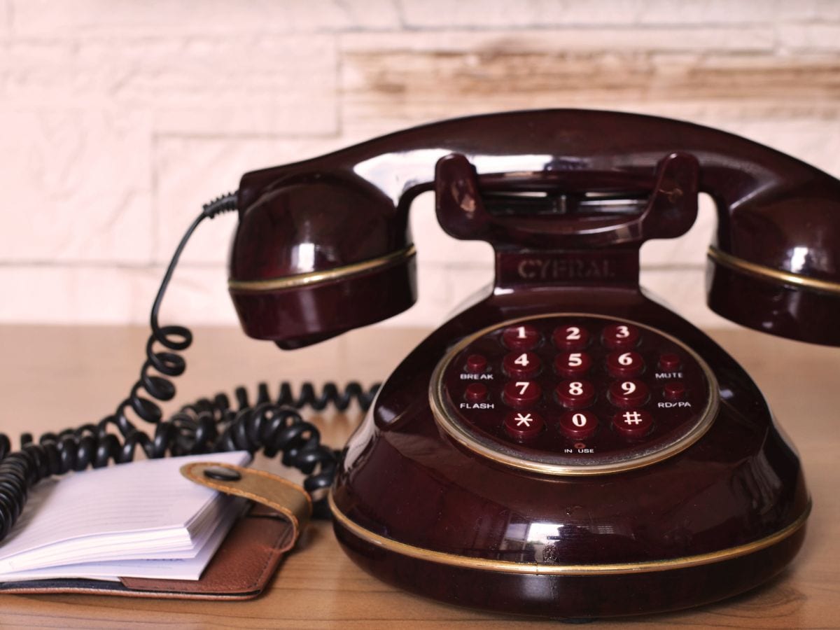 आखिर सीधा क्यों नहीं होता टेलीफोन का तार? गोल-गोल होने के पीछे है बड़ा ...