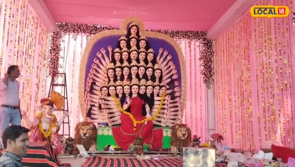 Amazing Durga idol with 25 heads and 50 arms, each head of Maa durga ...