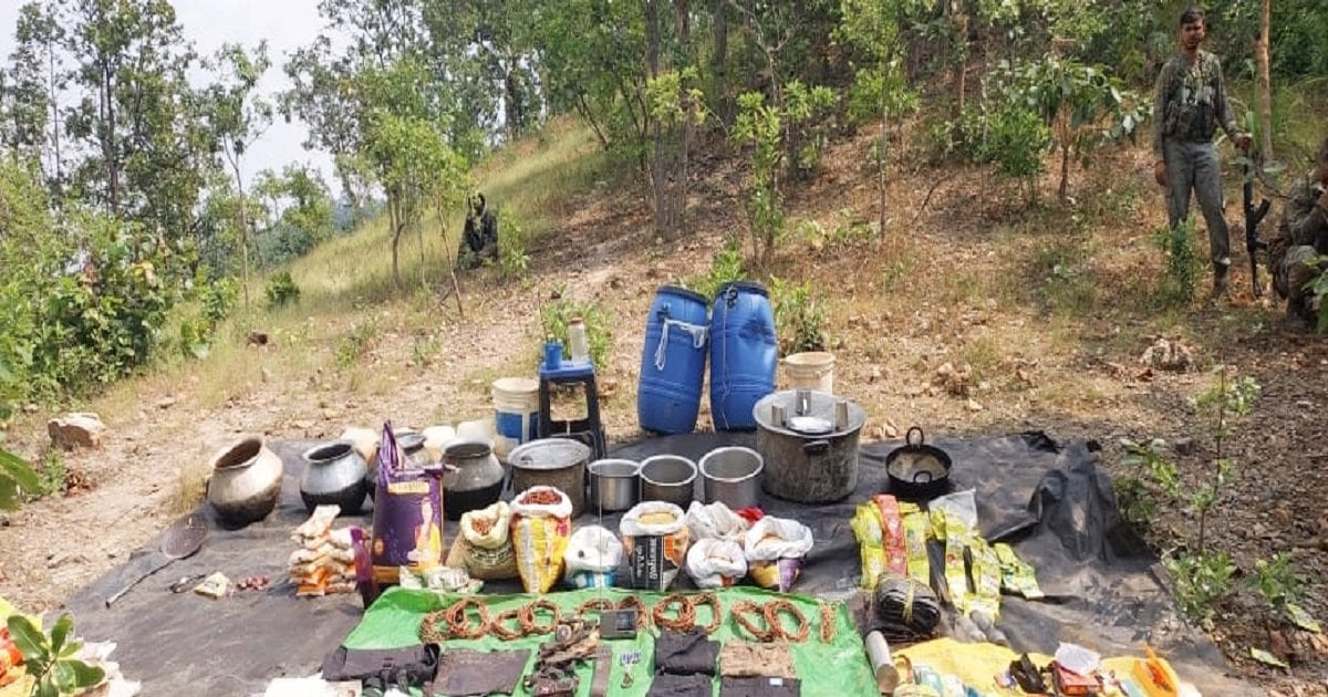 Jharkhand: कोल्हान जंगल में सुरक्षाबल को मिली अहम कामयाबी, नक्सलियों का ...