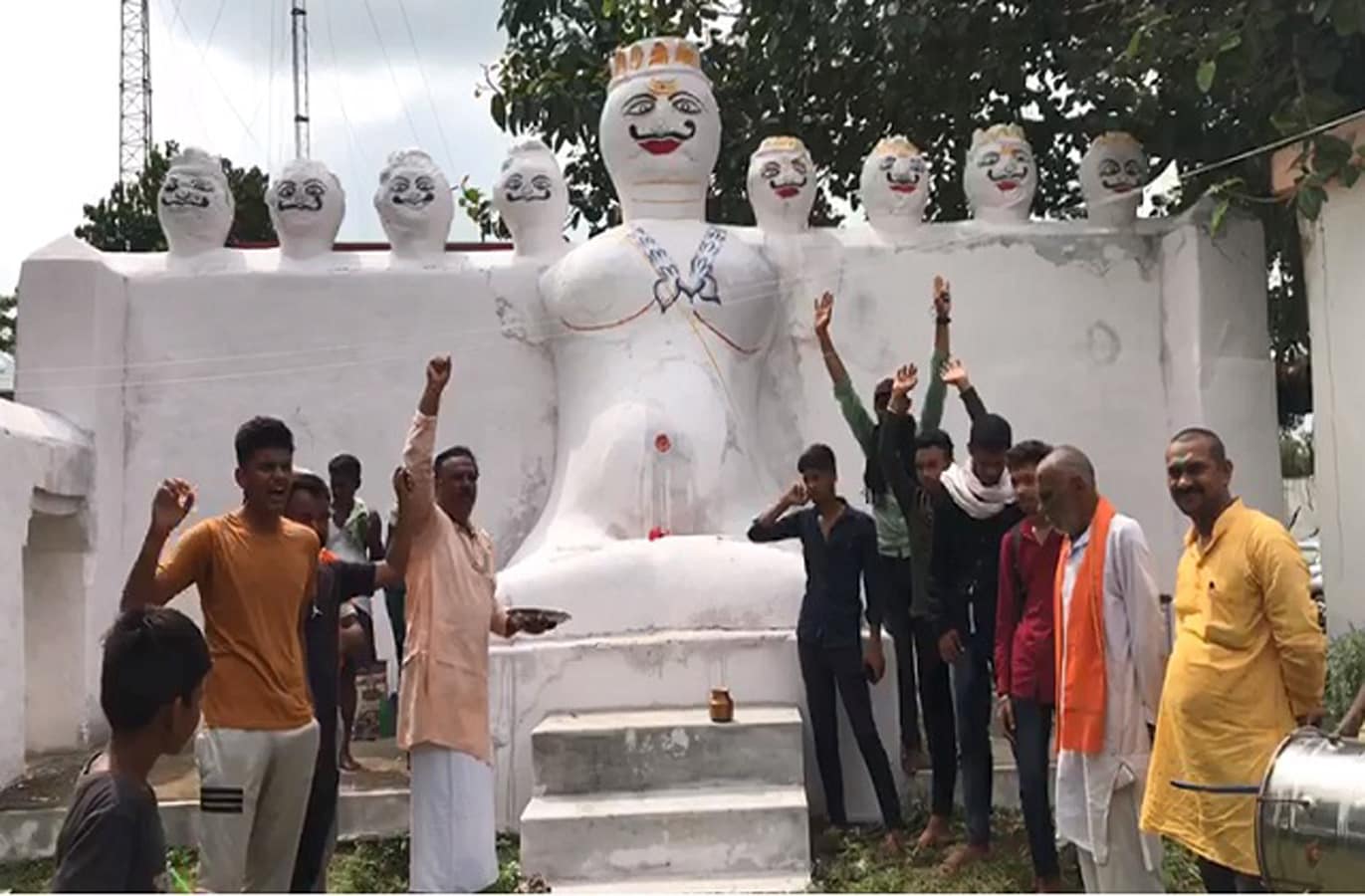 एमपी में यहां हैं... रावण के रिश्तेदार! हर दशहरे पर करते हैं लंकेश की ...