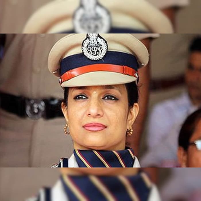 तेजतर्रार महिला IPS, जो हो गईं कृष्ण की दीवानी, 10 साल पहले वीआरएस लेकर ...