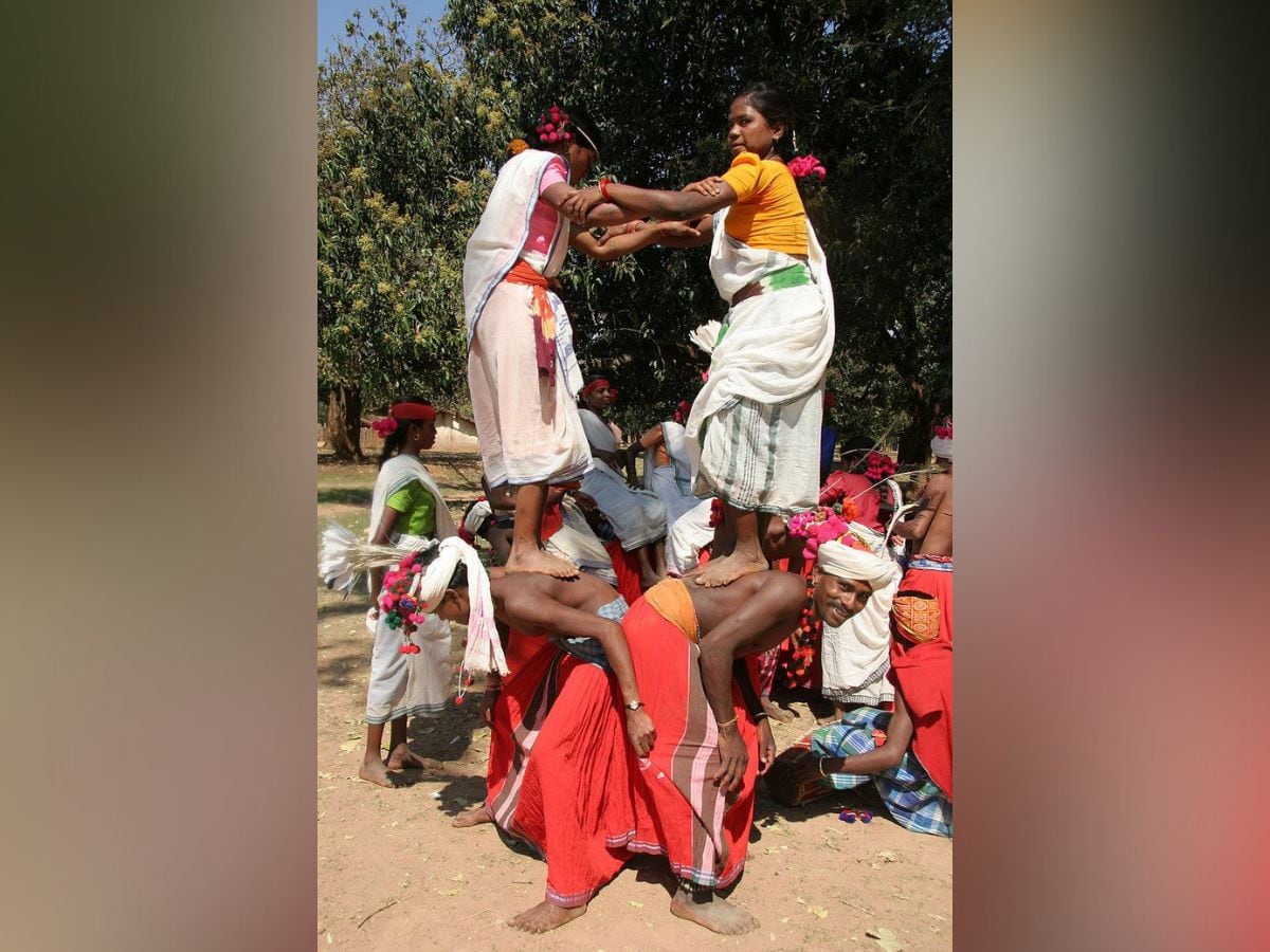 भारत की वो जनजातियां, जिनमें बेहद आम है लिव-इन रिलेशनशिप! होता है ...