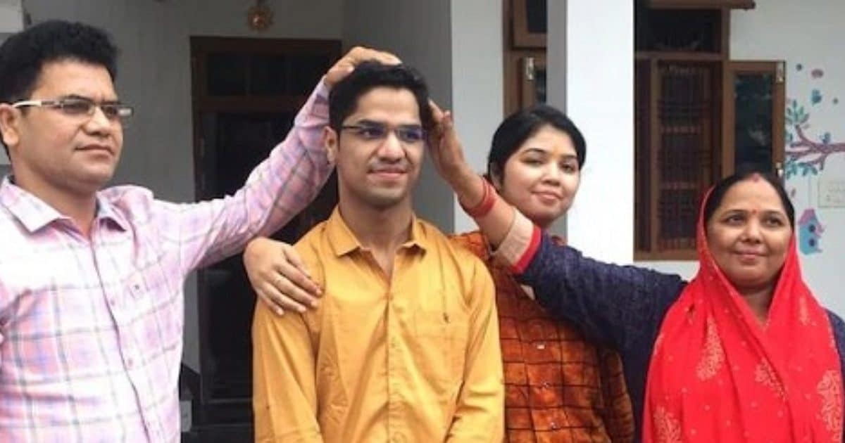 Success Story : 21 साल में बने IPS, बिना कोचिंग के पहली बार में ही ऐसे ...