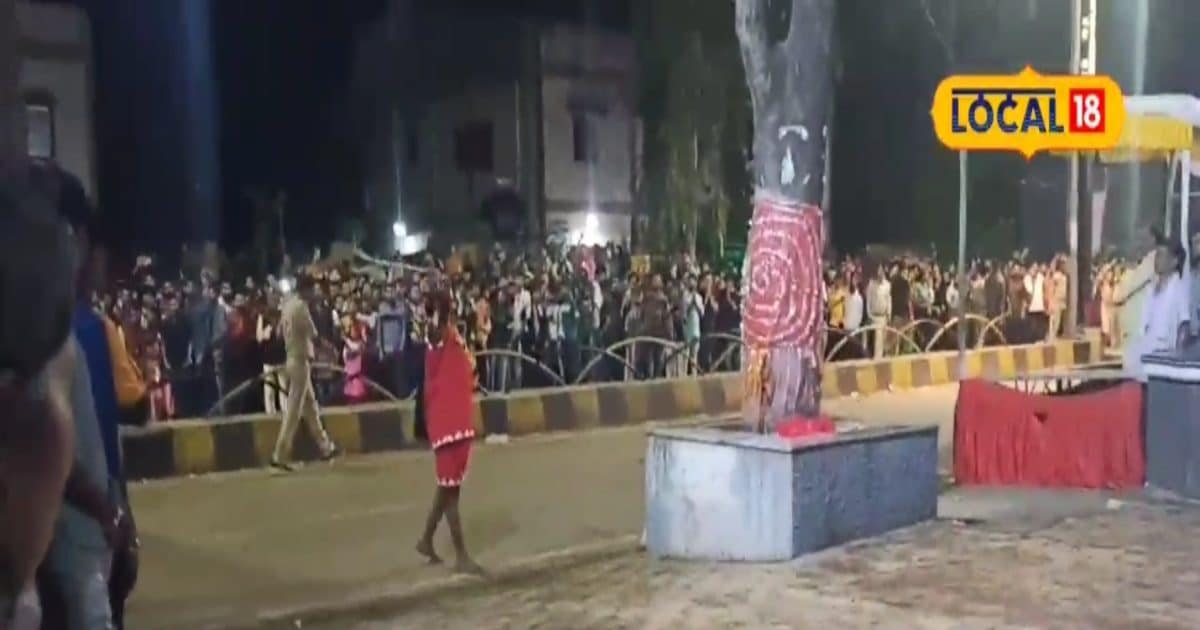 नवरात्रि में यहां निकलता है खप्पर, बीच में आने पर तलवार से काट देती हैं ...