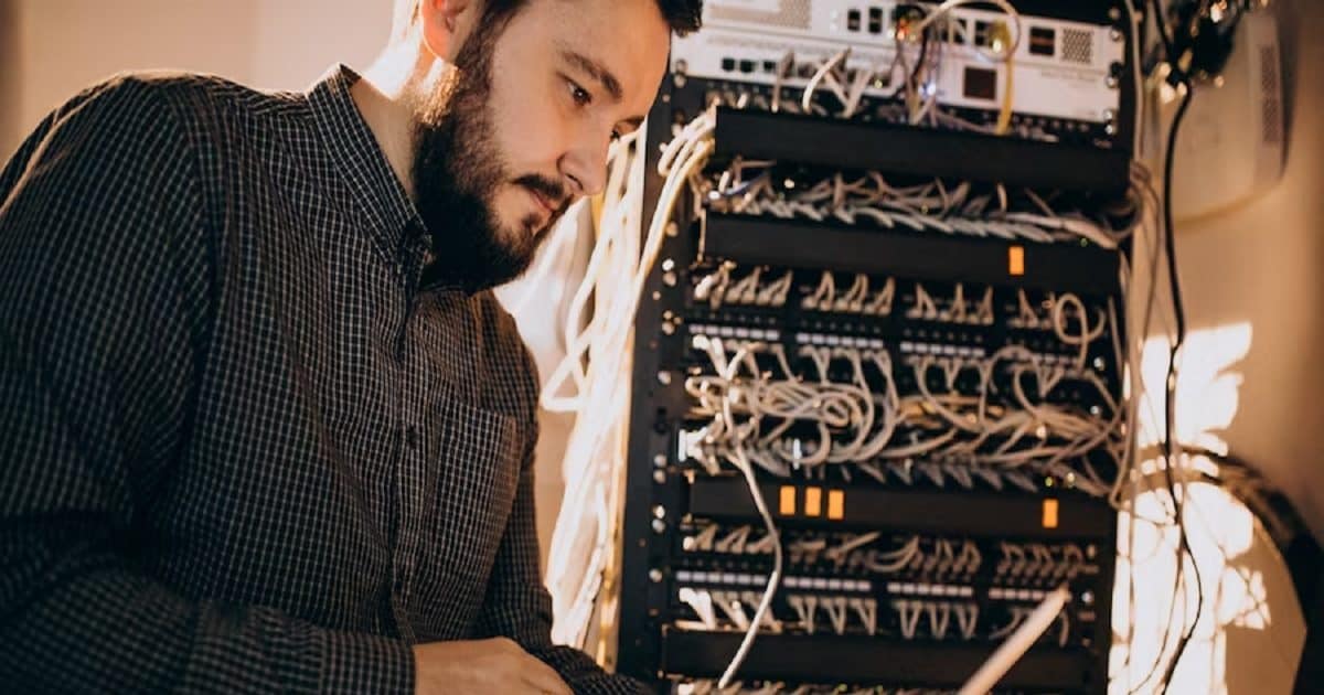 Engineer: कौन से कोर्स कर के बनते हैं नेटवर्क इंजीनियर, क्या करना होता ...