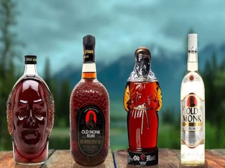 Old Monk की बोतल पर आखिर किसका चेहरा? पियक्क्ड़ों को भी नहीं पता जवाब ...