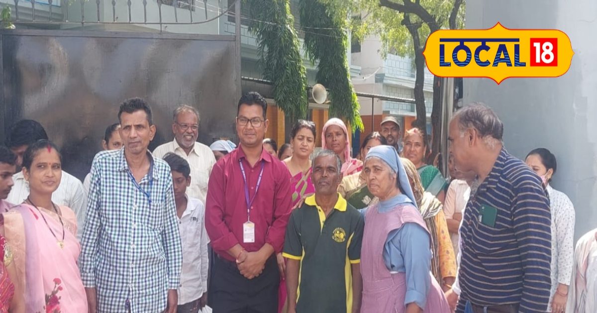 8 साल बाद, आशाधाम आश्रम की मदद से अपने परिवार से मिले सोजी और कालू ...