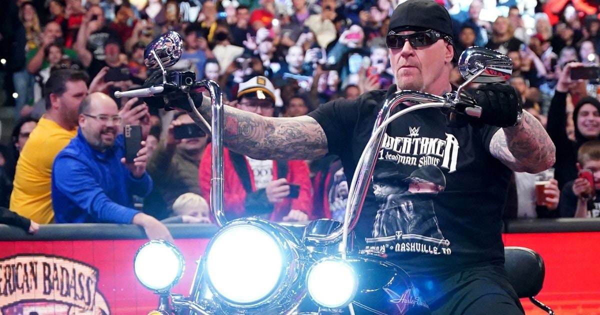 Wrestlers the undertaker net worth real name of undertaker Mark William ...