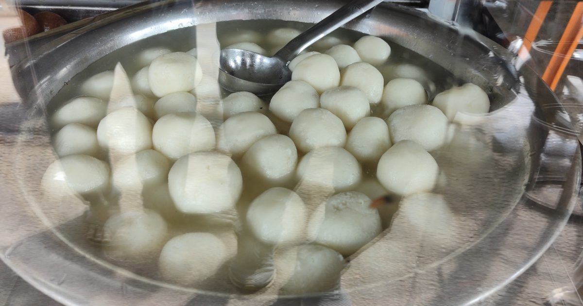यहां मिलता है रस और स्वाद से भरा 'रसगुल्ला', एक दिन में होती है 1 ...