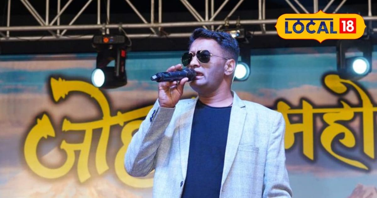 Lalit Mohan Joshi Fauji is a kumaoni singer came almora for kumaon mahotsav