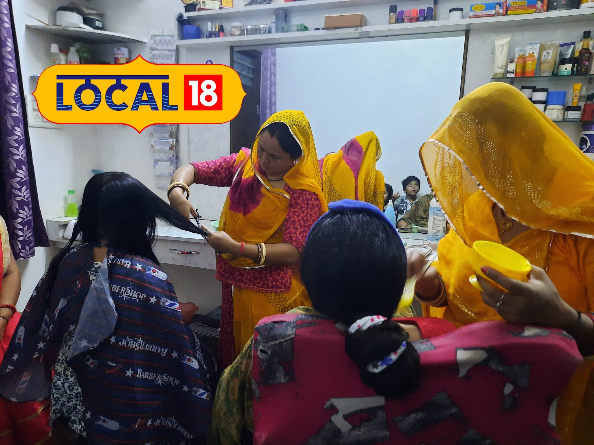 रूप चतुर्दशी पर महिलाएं करती हैं सोलह श्रृंगार, जानें क्या है इस दिन का ...