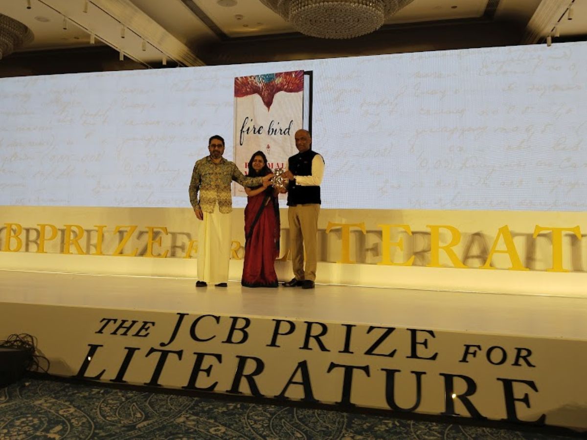 JCB Prize 2023: पेरुमल मुरुगन जेसीबी पुरस्कार से सम्मानित, 'फायर बर्ड ...