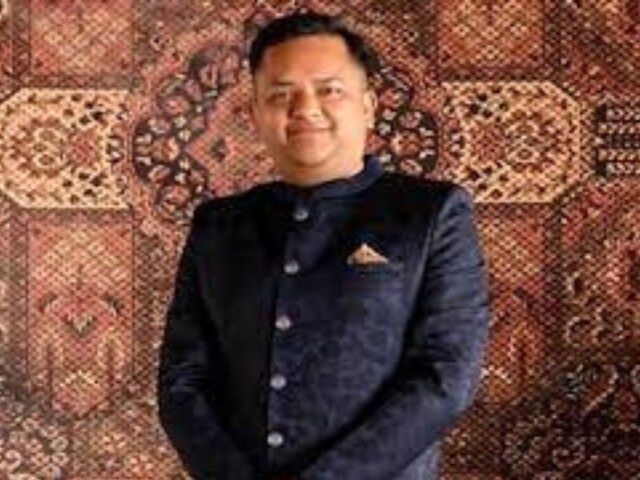 10 हजार रुपये लगा खोली दुकान को 21 साल में बना दी 32 हजार करोड़ की ...