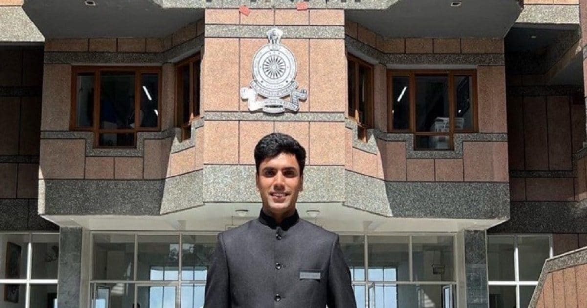 बचपन में पिता को खोया, नहीं टूटा हौसला, पहले पीसीएस फिर 2 बार UPSC ...