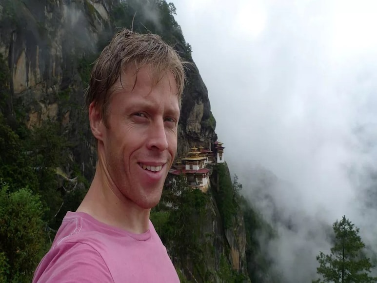 48 की उम्र में शख्स ने किया कारनामा, दो बार घूम लिया दुनिया का हर देश, बताई कौन-सी जगह थी सबसे ...