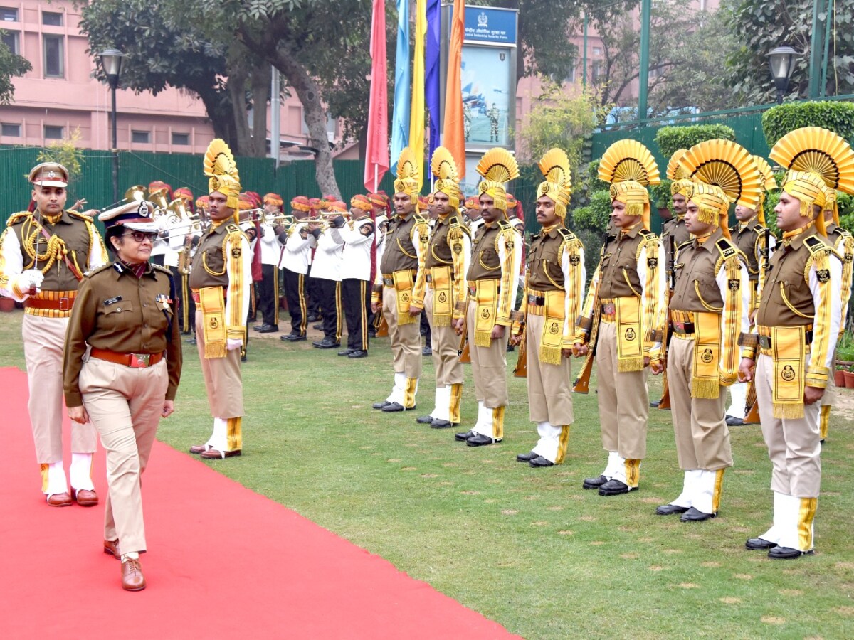 हार्वर्ड में की पढ़ाई, नोबेल विजेताओं संग किया सह-लेखन, फिर IPS बन चुनी ...