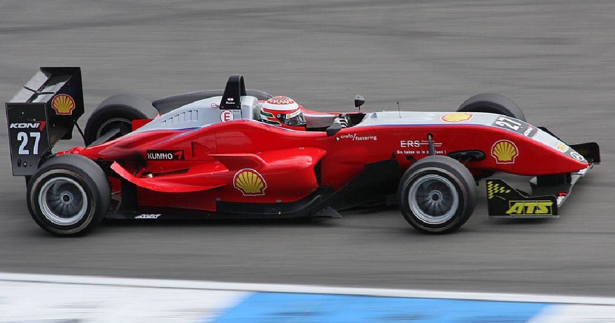 क्या है रेसिंग कारों का राज, सेकेंडों में पकड़ लेती हैं अल्ट्रा ...