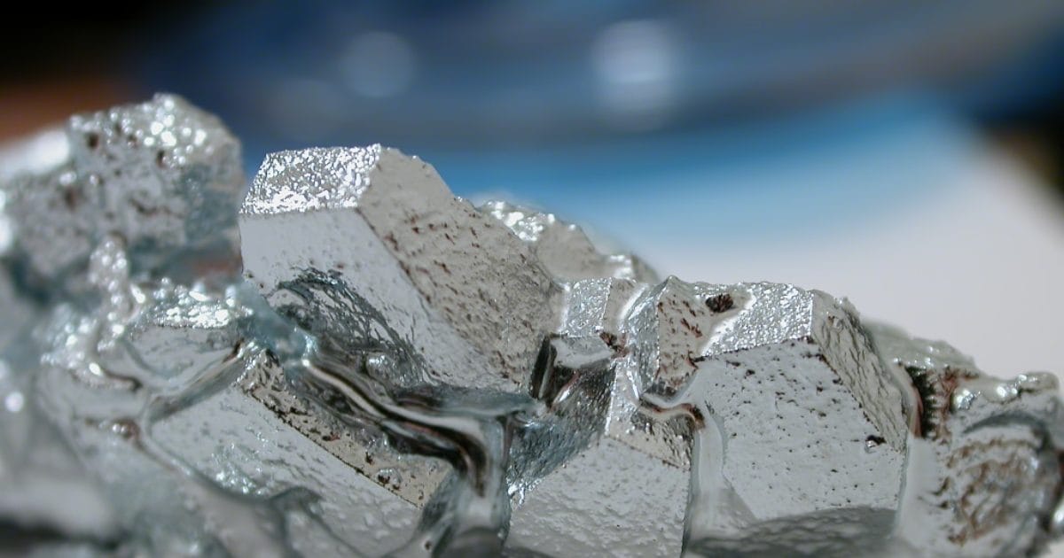 दुनिया की सबसे अनोखी धातु, एल्युमिनियम के लिए होती है ‘काल’, एक बूंद ...