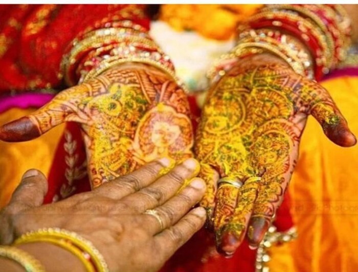 शादी में हल्दी के बाद दूल्हा-दुल्हन को कभी नहीं छोड़ा जाता अकेले, खास है वजह, आप भी जानिए ...