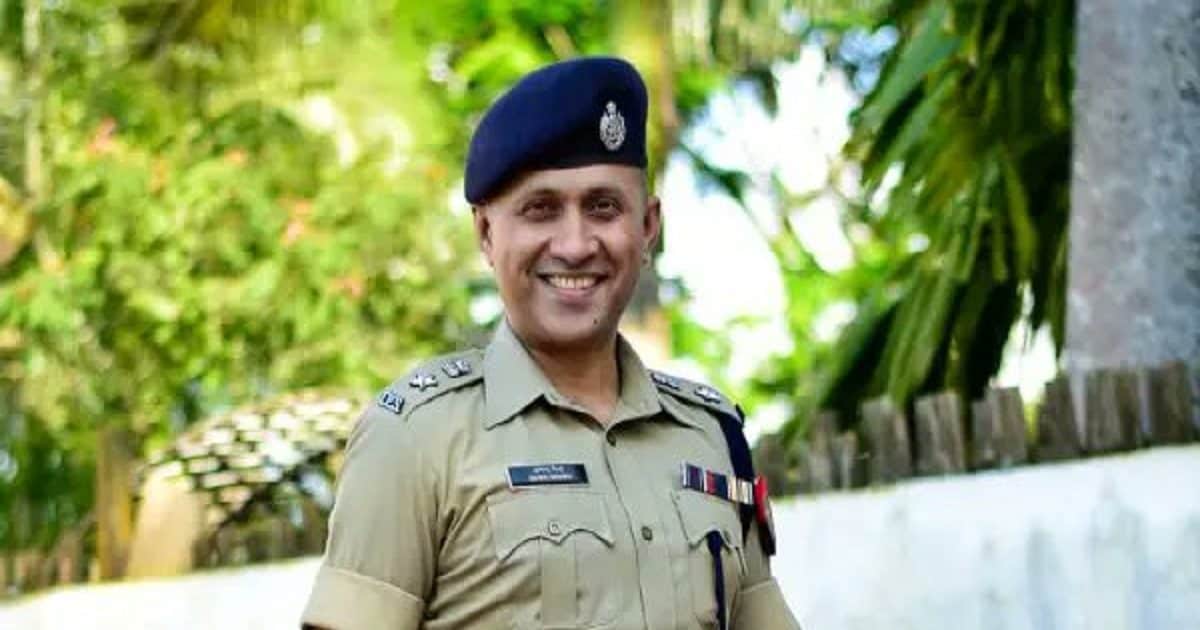 कौन हैं IPS आनंद जो नौकरी छोड़ बनना चाहते हैं नेता, बक्सर से लड़ सकते ...