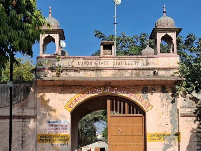 घी और दूध से मिठाइयां ही नहीं 'शराब' भी बनती है, जानें देश में यह ...