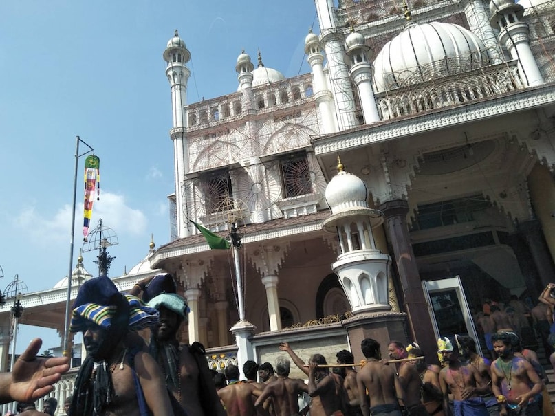 सबरीमाला मंदिर की अनोखी प्रथा, मस्जिद में पूजा करते हैं श्रद्धालु ...