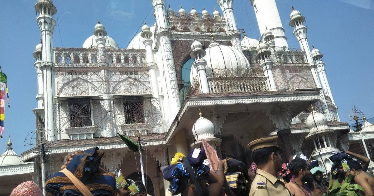 सबरीमाला मंदिर की अनोखी प्रथा, मस्जिद में पूजा करते हैं श्रद्धालु ...