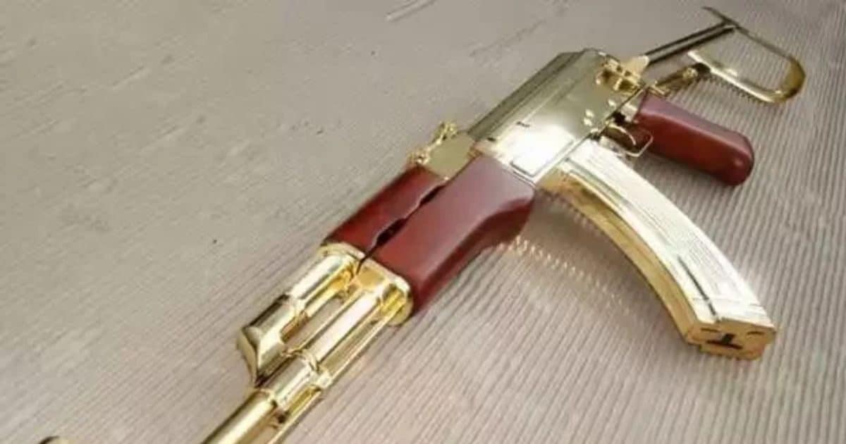 सोने की राइफल बांटते थे सद्दाम हुसैन, Golden Gun की तस्‍वीर आई सामने ...